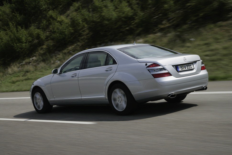 Mercedes-Benz S-class Long (W221) S 550 (388 Hp)